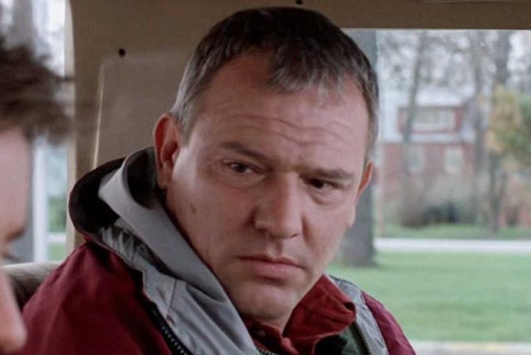 Muere actor Ron Dean, participó en "Batman: El Caballero de la Noche"